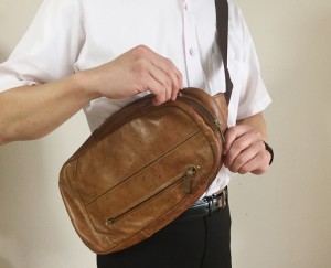 3年間愛用したACE Darwin(エース/ダーウィン）のボディバッグをレビュー - 【OGA】大人なメンズの鞄・バッグ専門サイト